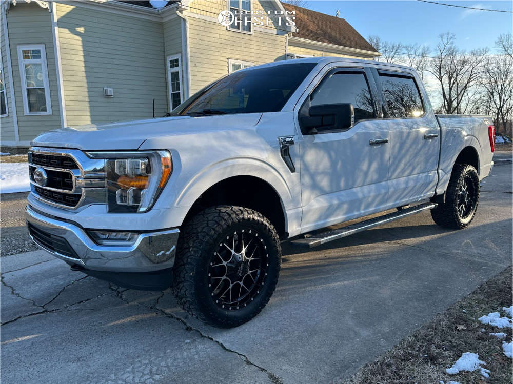 2022 Ford F-150 with 20x9 18 Moto Metal Mo986 and 33/12.5R20 Venom ...