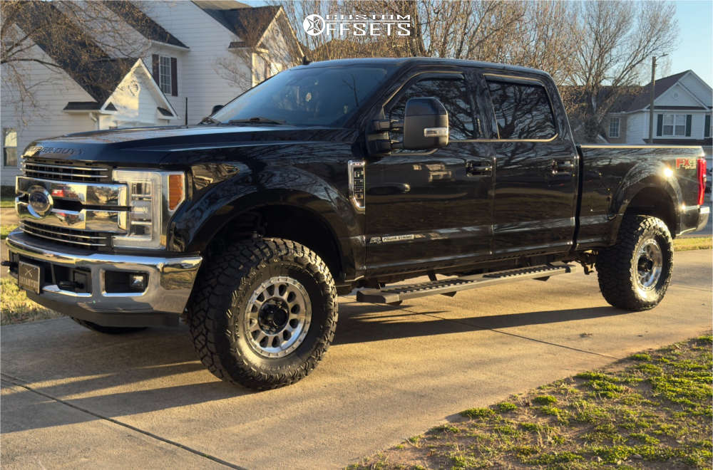 2019 Ford F-250 Super Duty with 17x8.5 0 Method Mr315 and 35/12.5R17 ...
