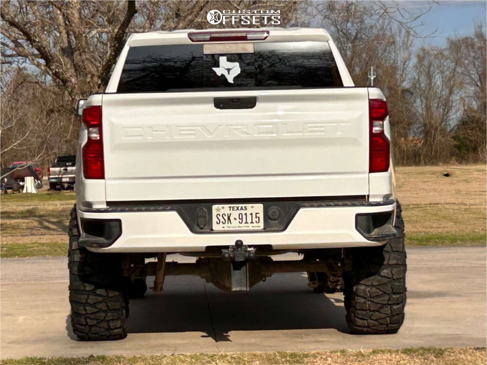 2019 Chevrolet Silverado 1500 with 20x10 -18 Rough Country 97 Series ...