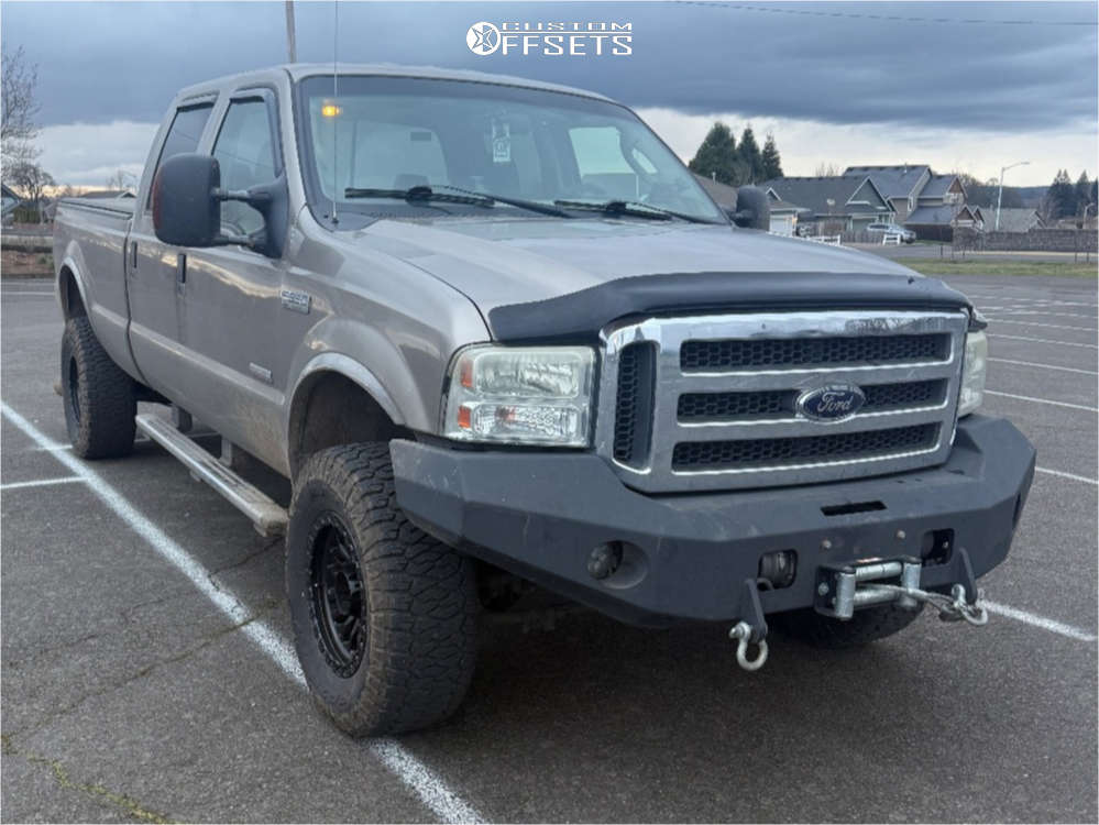 2005 Ford F-350 Super Duty with 18x9 -12 Fuel Rincon and 35/12.5R18 ...