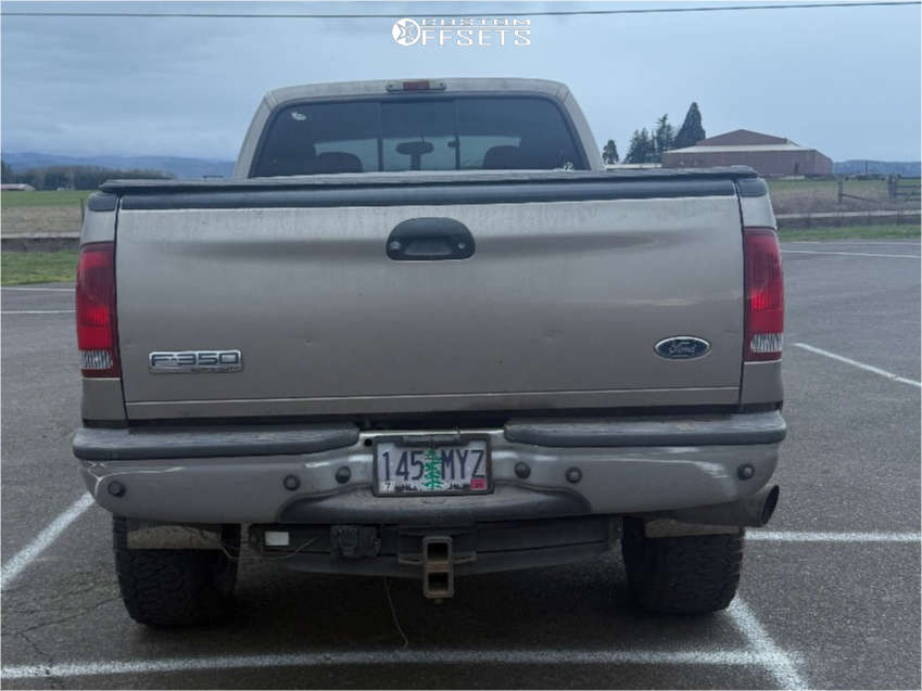 2005 Ford F-350 Super Duty with 18x9 -12 Fuel Rincon and 35/12.5R18 ...