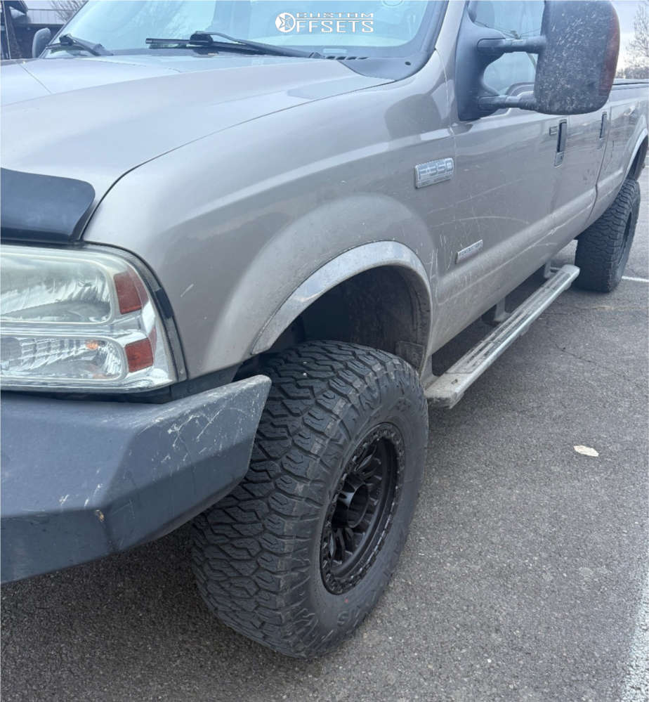2005 Ford F-350 Super Duty with 18x9 -12 Fuel Rincon and 35/12.5R18 ...