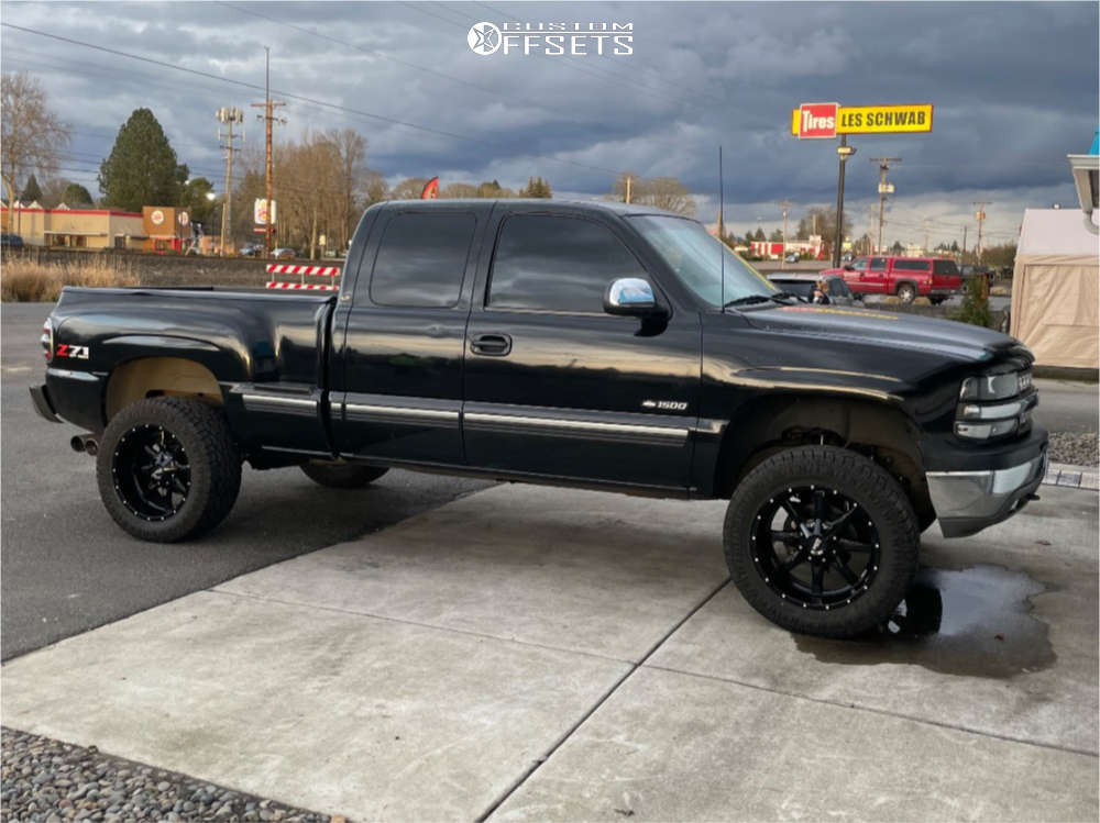 2000 Chevrolet Silverado 1500 with 20x10 -24 Moto Metal MO970 and 33/12 ...