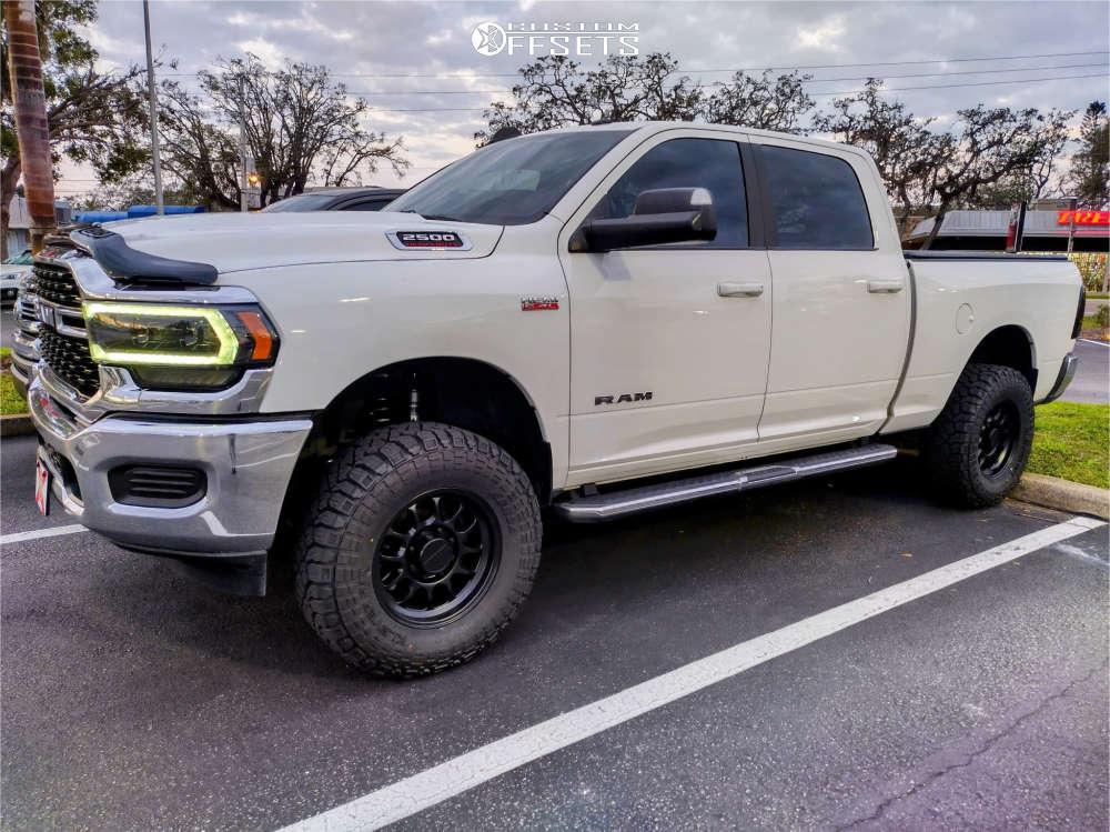 2022 Ram 2500 with 18x9 18 Raceline Rogue and 35/12.5R18 Kenda Klever R/t and Leveling Kit ...
