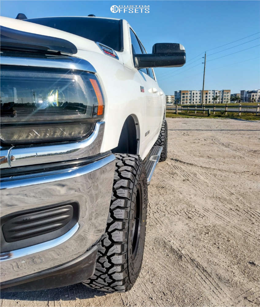 2022 Ram 2500 with 18x9 18 Raceline Rogue and 35/12.5R18 Kenda Klever R/t and Leveling Kit ...
