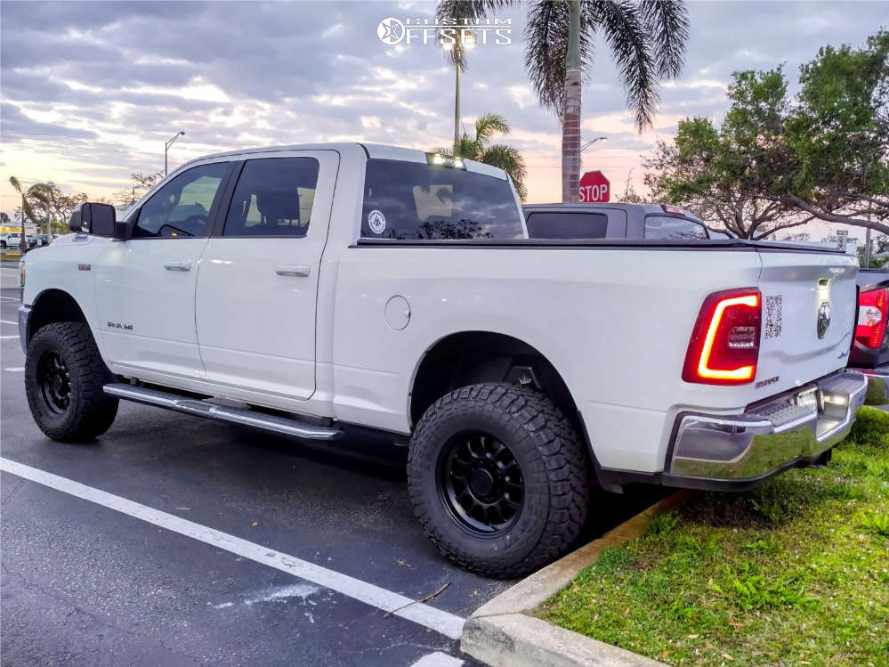 2022 Ram 2500 with 18x9 18 Raceline Rogue and 35/12.5R18 Kenda Klever R/t and Leveling Kit ...