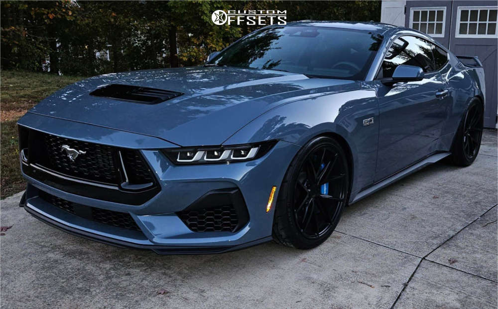 2024 Ford Mustang with 20x10 40 Niche Misano and 275/35R20 Firestone ...