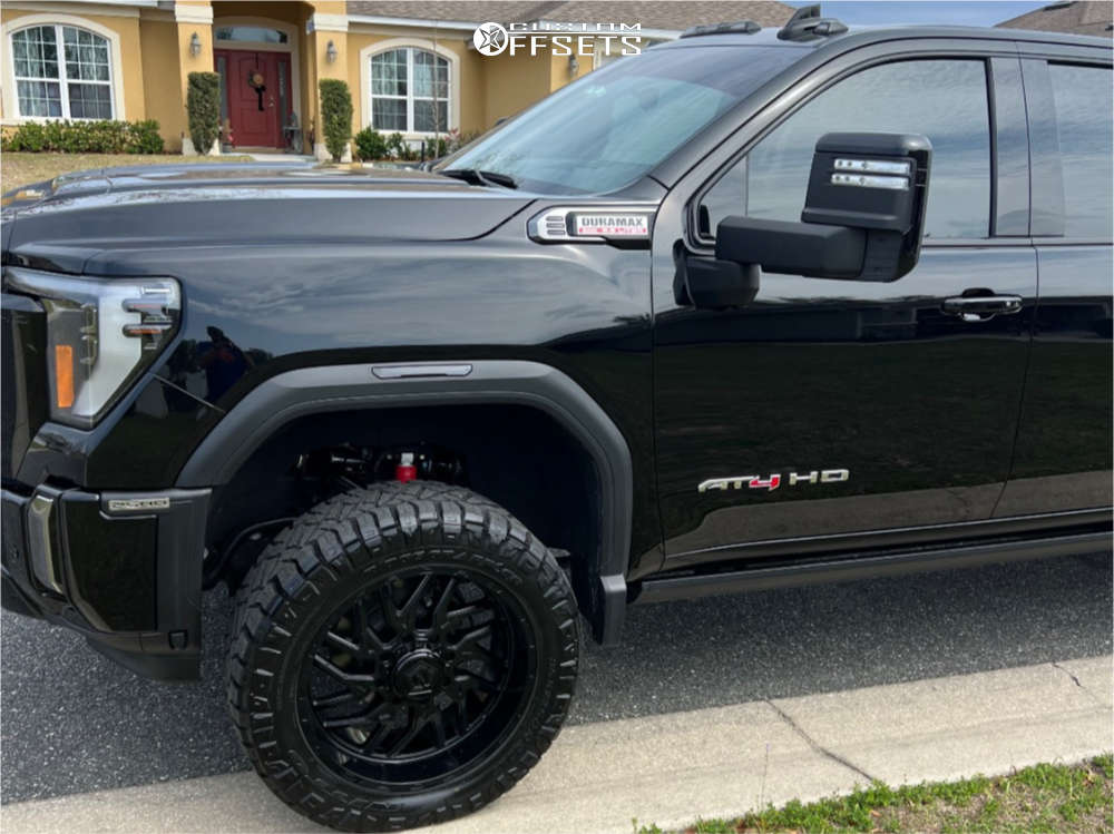 2024 GMC Sierra 2500 HD with 22x10 -19 TIS 544b and 35/12.5R22 Nitto ...
