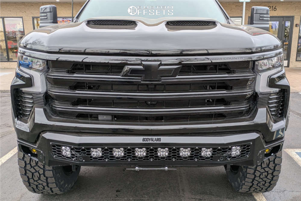 2024 Chevrolet Silverado 1500 with 22x10 -18 Fuel Blitz and 37/12.5R22 ...
