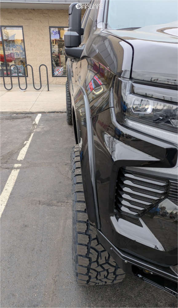 2024 Chevrolet Silverado 1500 with 22x10 -18 Fuel Blitz and 37/12.5R22 ...