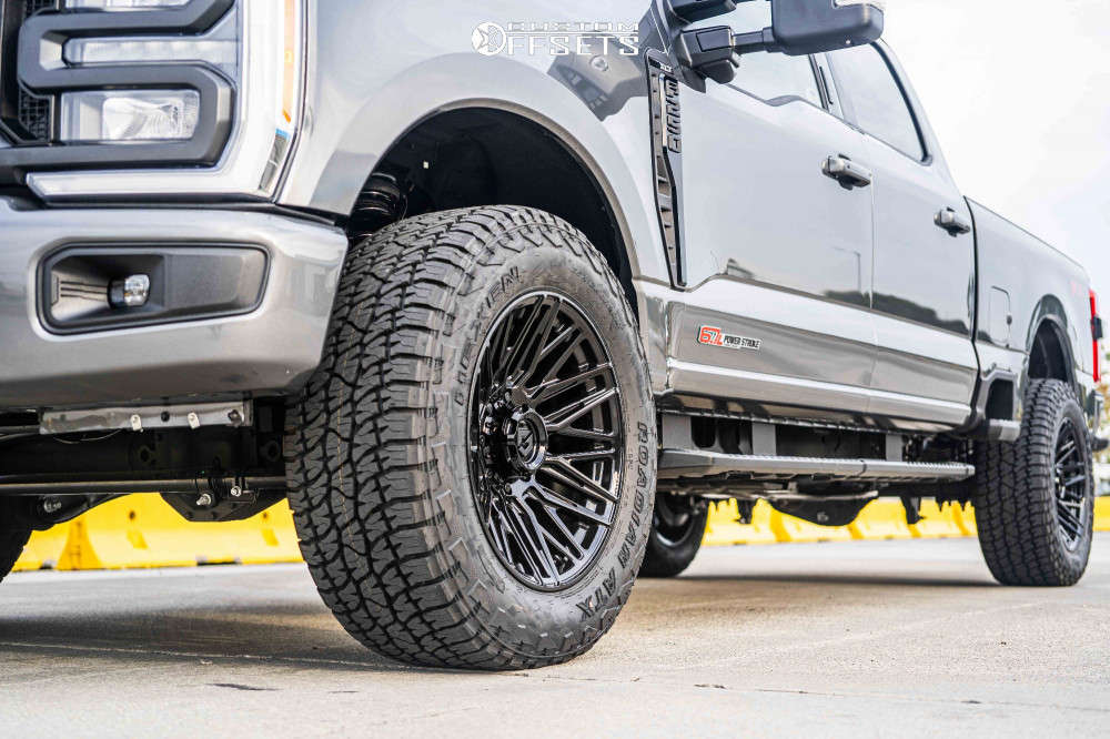2024 Ford F-250 Super Duty with 20x10 -19 Gear Off-Road Edge and 35/12.5R20 Nexen Roadian Atx ...
