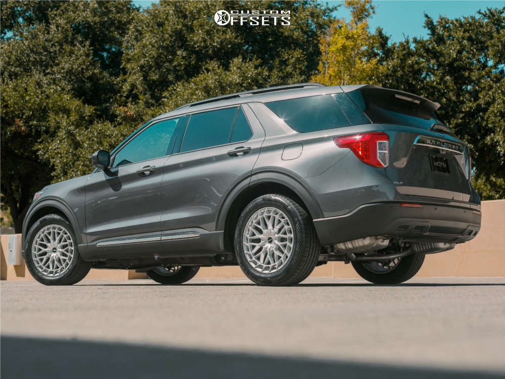 2023 Ford Explorer with 20x8.5 40 Motiv Breach and 255/55R20 Nexen ...