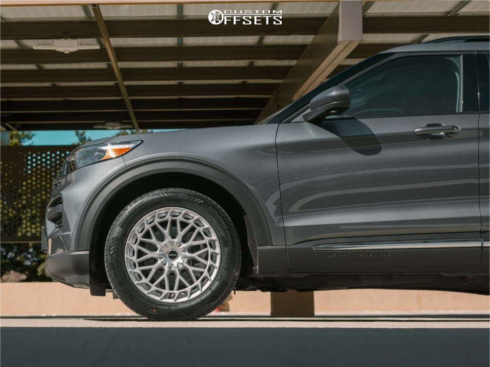 2023 Ford Explorer with 20x8.5 40 Motiv Breach and 255/55R20 Nexen ...