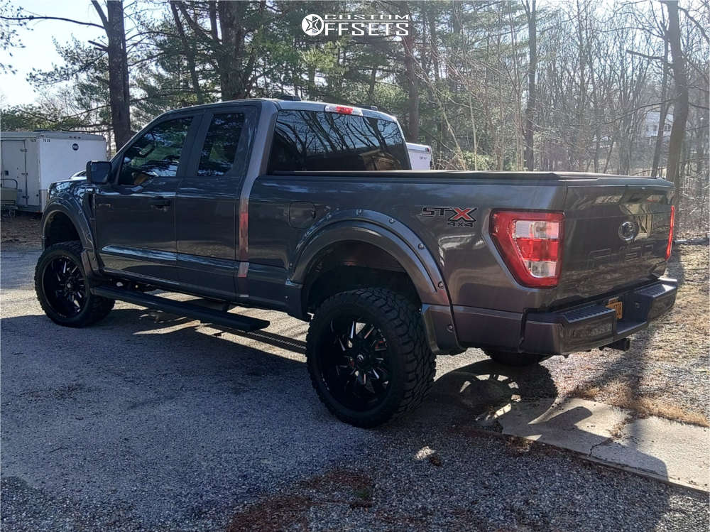 2021 Ford F-150 with 22x10 -18 Fuel Lockdown and 33/12.5R22 Versatyre ...