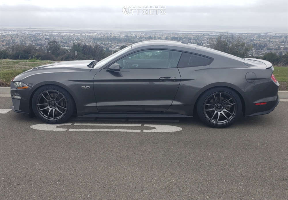2020 Ford Mustang with 19x9.5 22 Vors TR4 and 255/40R19 Lexani Lx ...