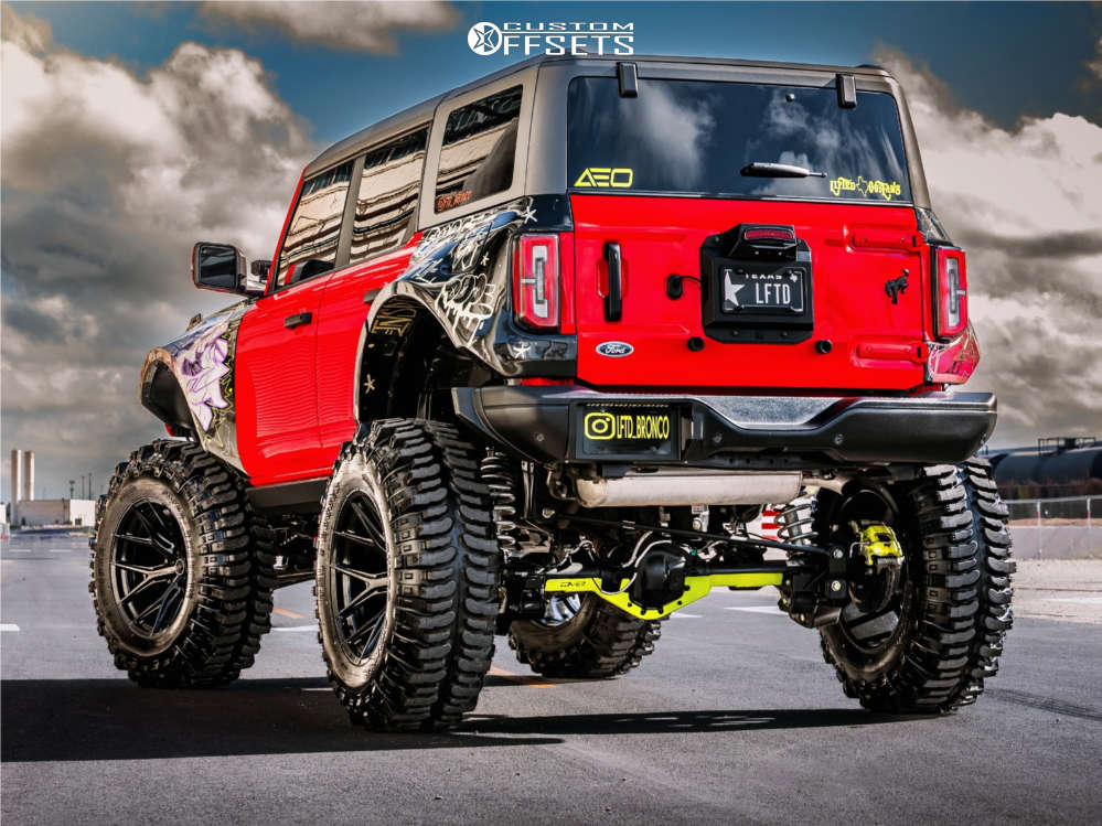 2022 Ford Bronco Sasquatch with 22x12 -44 Vossen Hf6-4 and 42/13.5R22 ...