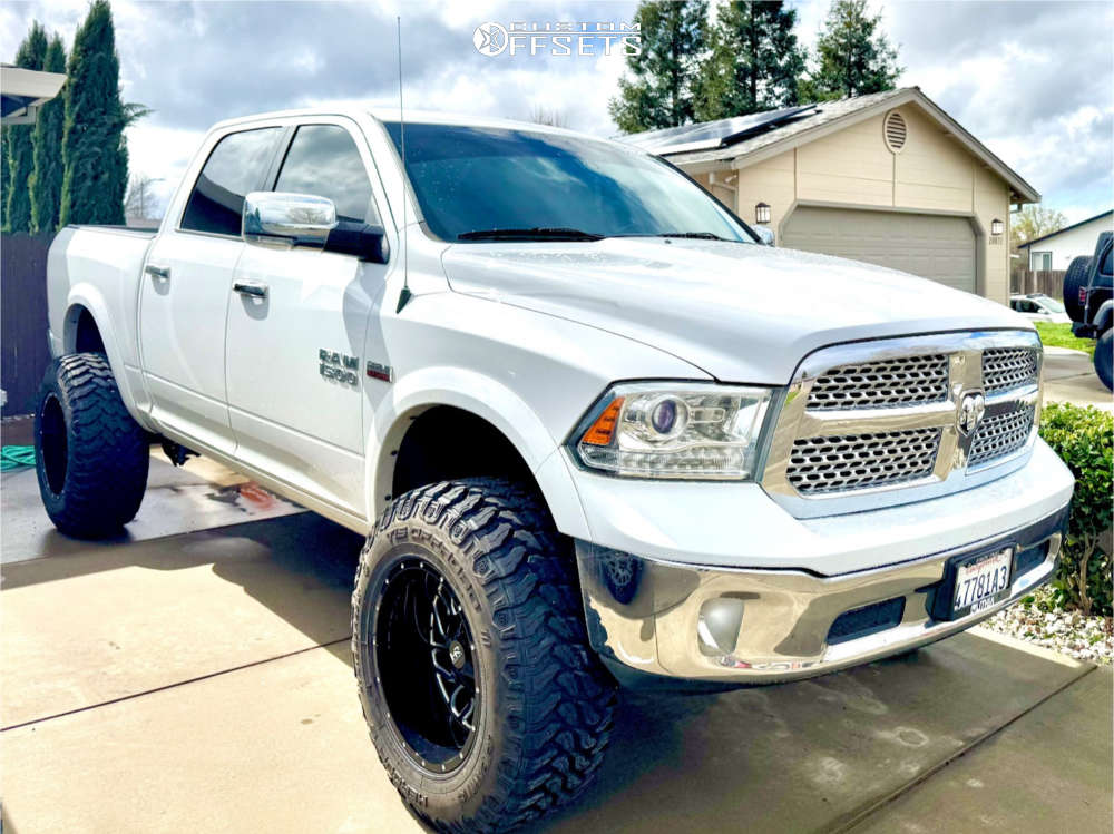 2018 Ram 1500 with 20x12 -51 Hardrock Destroyer and 37/12.5R20 TIS Tt1 ...