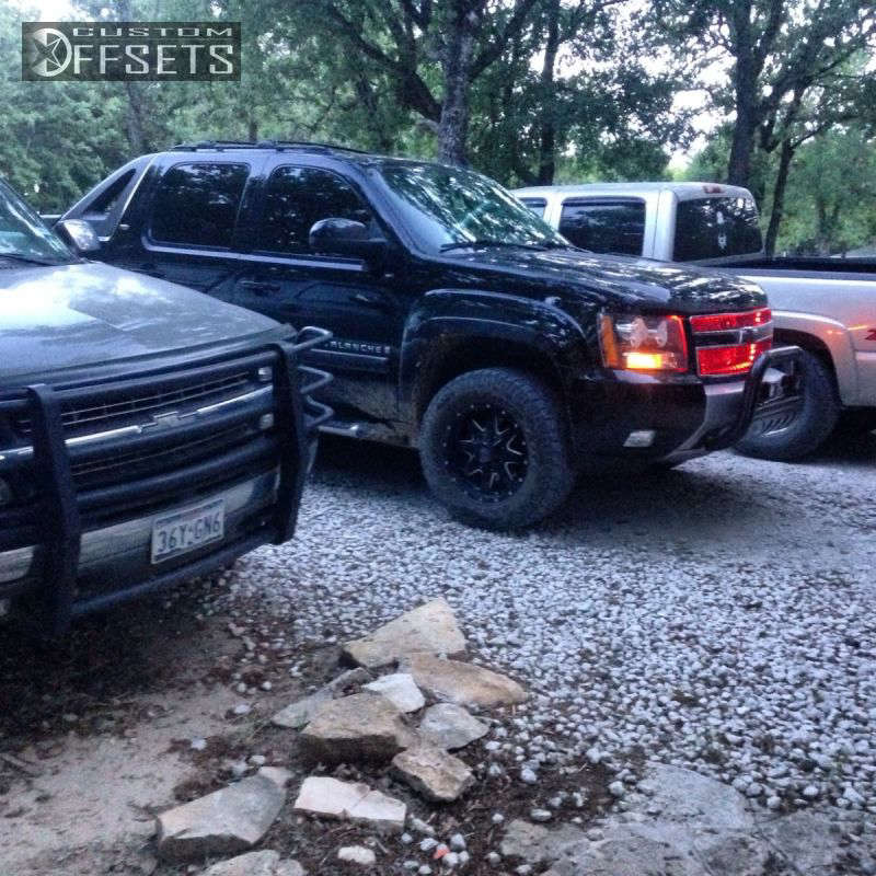 2009 Chevrolet Avalanche with 18x9 18 Mayhem Tank and 33/10.5R18 Toyo ...