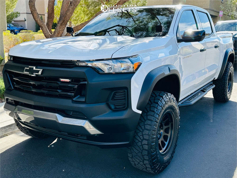 2024 Chevrolet Colorado with 17x9 -12 Method Mr703 and 285/75R17 Nitto ...