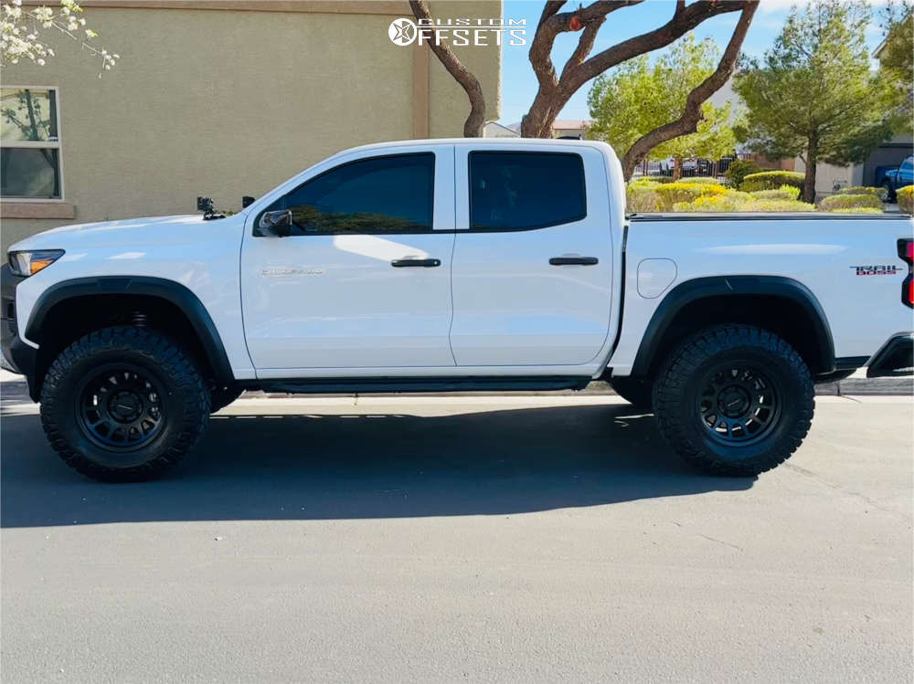 2024 Chevrolet Colorado with 17x9 -12 Method Mr703 and 285/75R17 Nitto ...