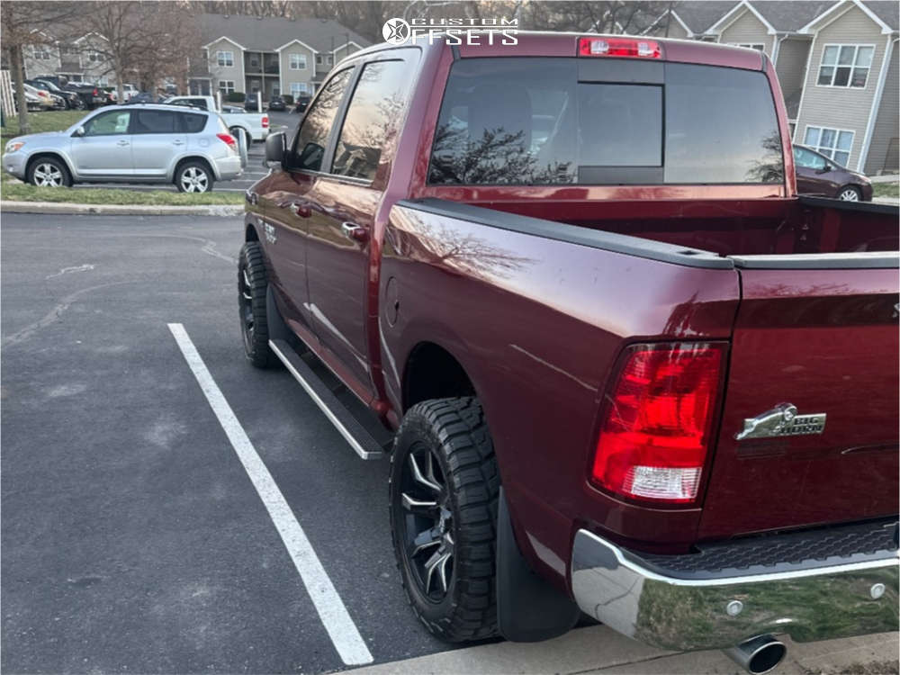 2017 Ram 1500 with 20x10 -18 Moto Metal Mo804 and 33/12.5R20 RBP ...