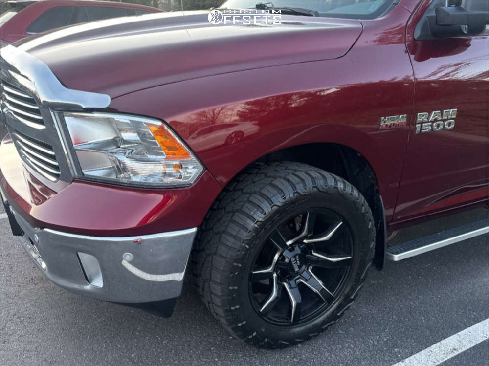 2017 Ram 1500 with 20x10 -18 Moto Metal Mo804 and 33/12.5R20 RBP ...