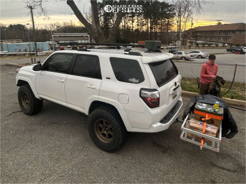 2019 Toyota 4Runner with 17x8.5 -12 MST Time Attack and 315/75R17 ...