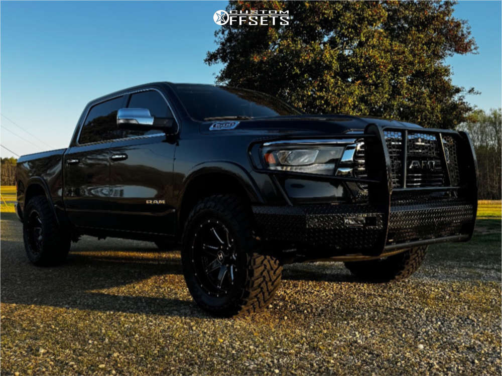 2021 Ram 1500 with 20x10 -19 Hostile Alpha and 35/12.5R20 Toyo Tires ...