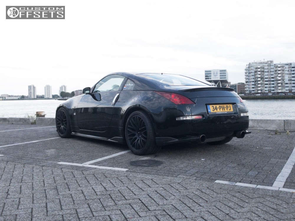 2004 Nissan 350Z with 19x8.5 17 Tenzo-R Type-M and 245/35R19 Pirelli ...