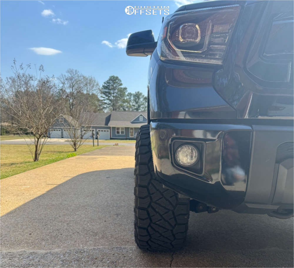 2017 Toyota Tundra with 18x9 1 Fuel Quake and 33/12.5R18 Nitto Ridge ...
