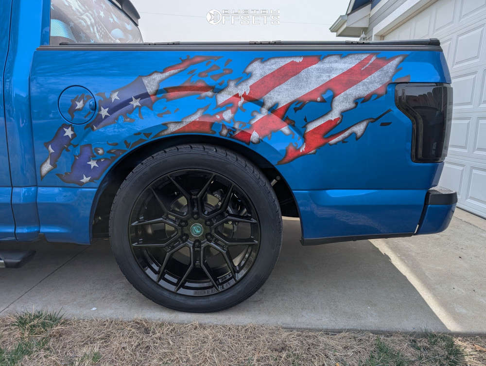 2019 Ford F-150 with 22x10 30 Forgestar X12 and 305/40R22 Toyo Tires ...