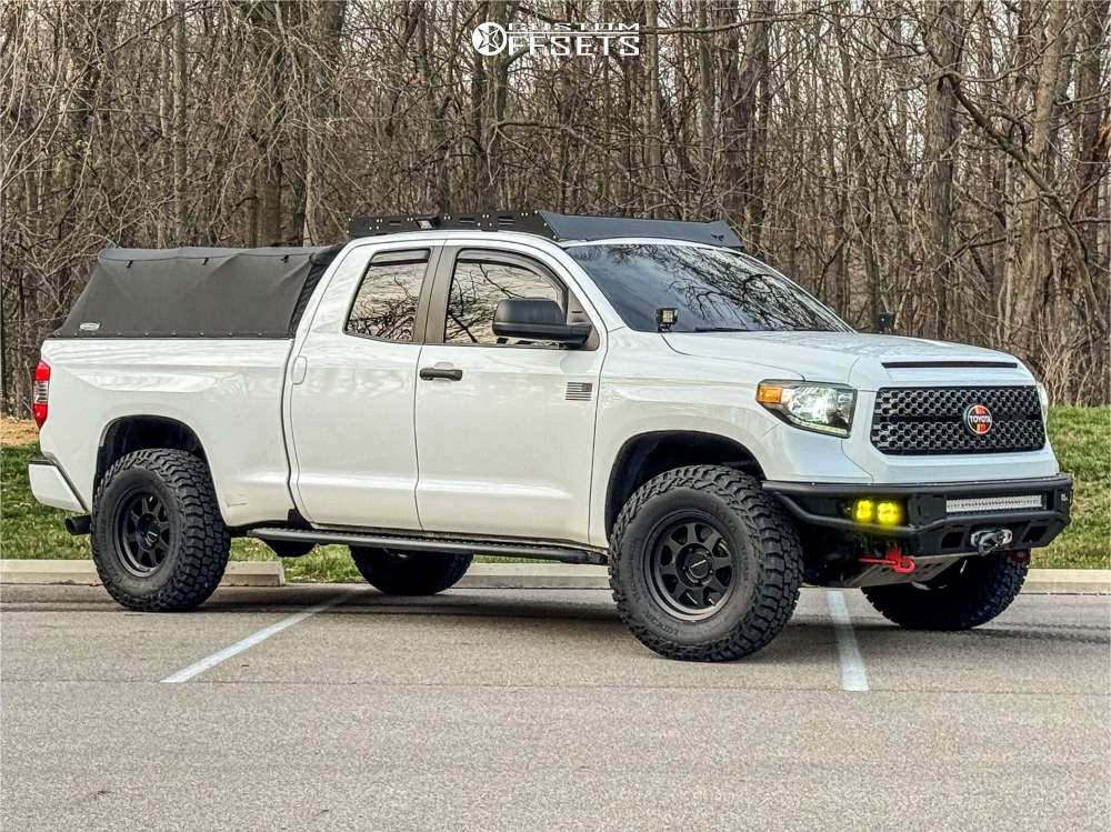 2020 Toyota Tundra with 17x8.5 0 Method Mr701 and 35/12.5R17 Mickey ...