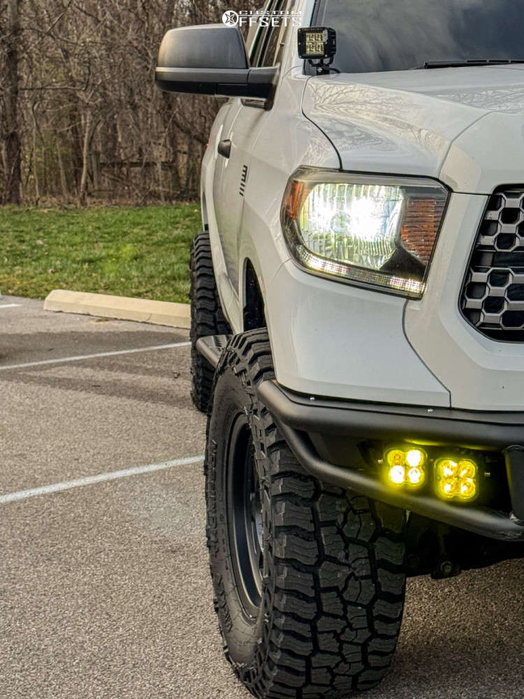 2020 Toyota Tundra with 17x8.5 0 Method Mr701 and 35/12.5R17 Mickey ...