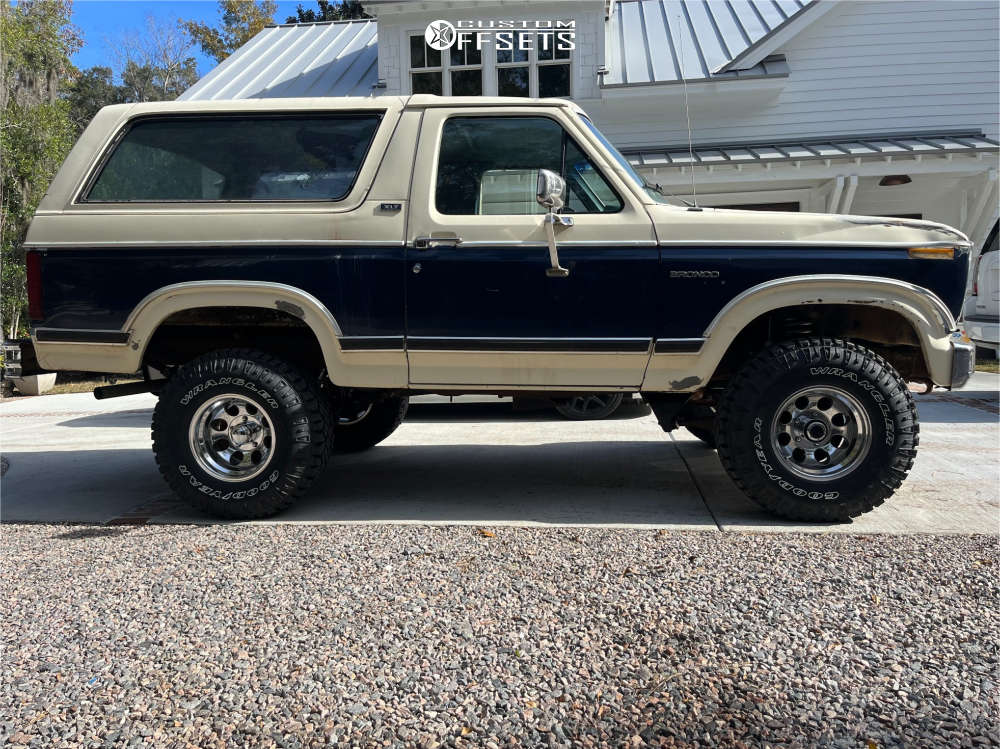 1981 Ford Bronco with 15x10 -46 Ultra Type 164 and 33/12.5R15 Wrangler ...