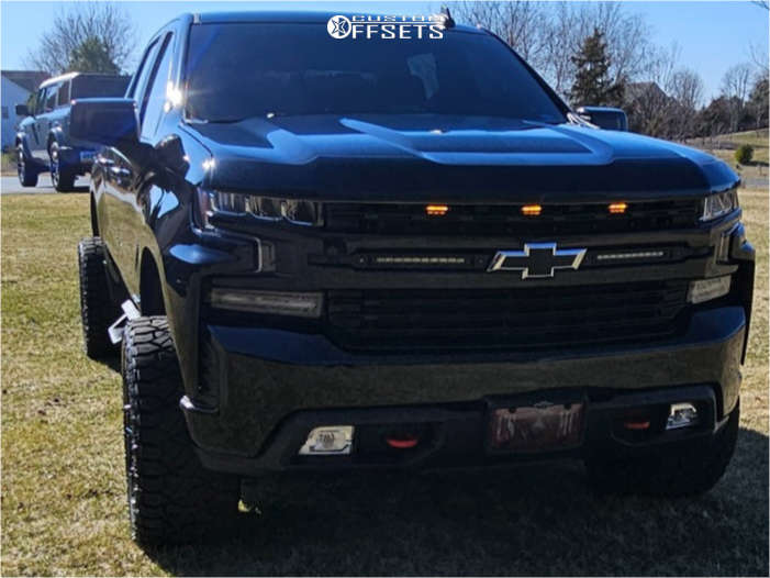 2020 Chevrolet Silverado 1500 with 22x12 -44 Fuel Twitch and 33/13.5R22 ...