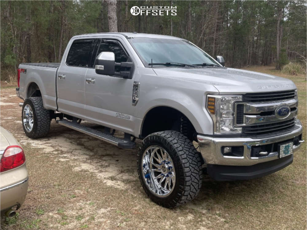 2018 Ford F-250 Super Duty with 22x12 -44 TIS 547C and 35/12.5R22 Nitto ...