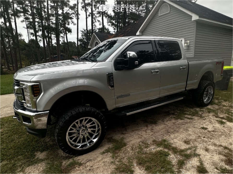 2018 Ford F-250 Super Duty with 22x12 -44 TIS 547C and 35/12.5R22 Nitto ...