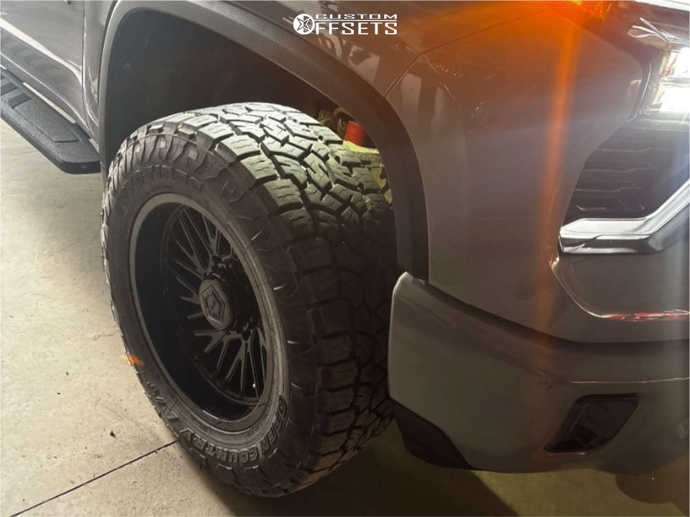 2024 Chevrolet Silverado 2500 HD with 20x10 -12 TIS 553b and 35/12.5R20 ...