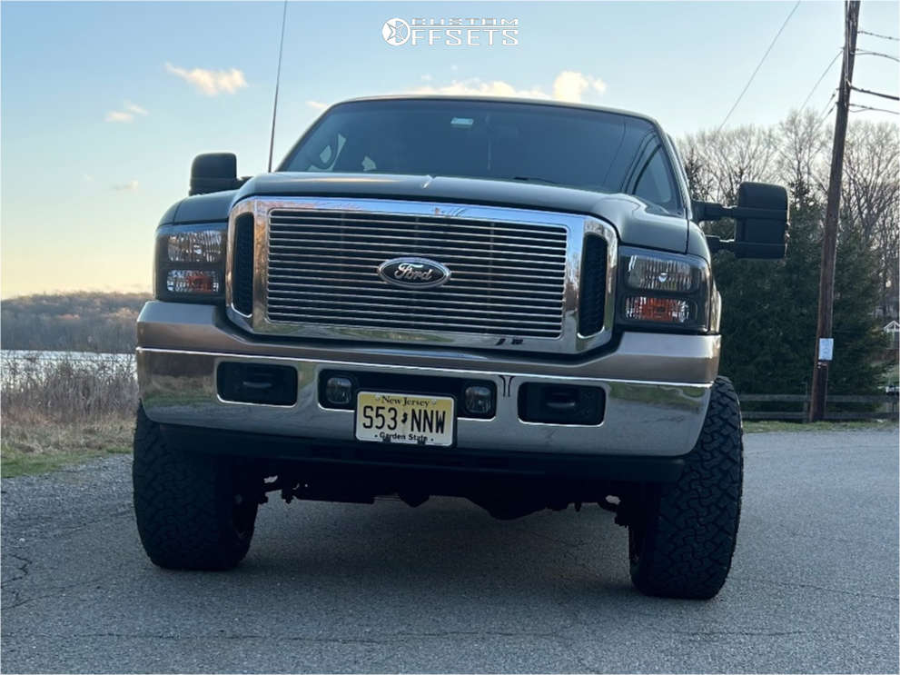 2001 Ford Excursion with 22x12 -44 TIS 544mb and 35/12.5R22 Venom Power ...