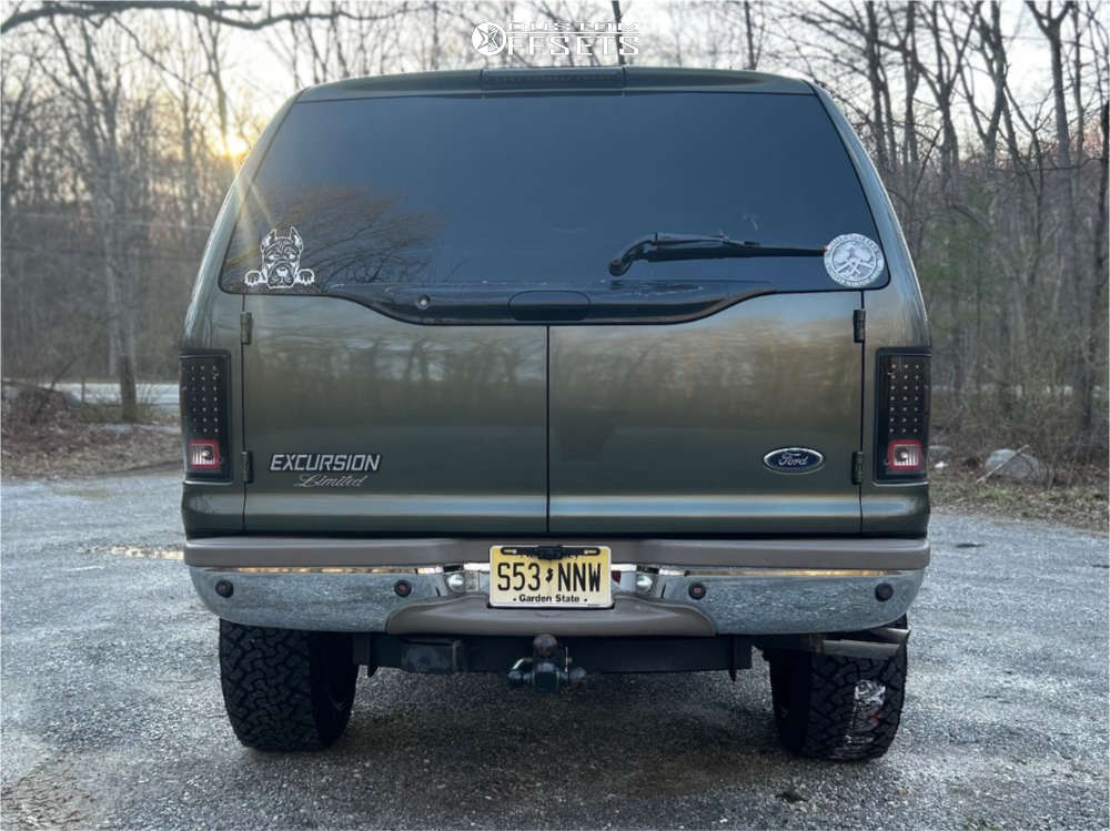 2001 Ford Excursion with 22x12 -44 TIS 544mb and 35/12.5R22 Venom Power ...