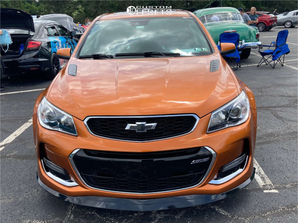 2017 Chevrolet SS with 19x8.5 35 Niche Misano and 245/40R19 Continental ...