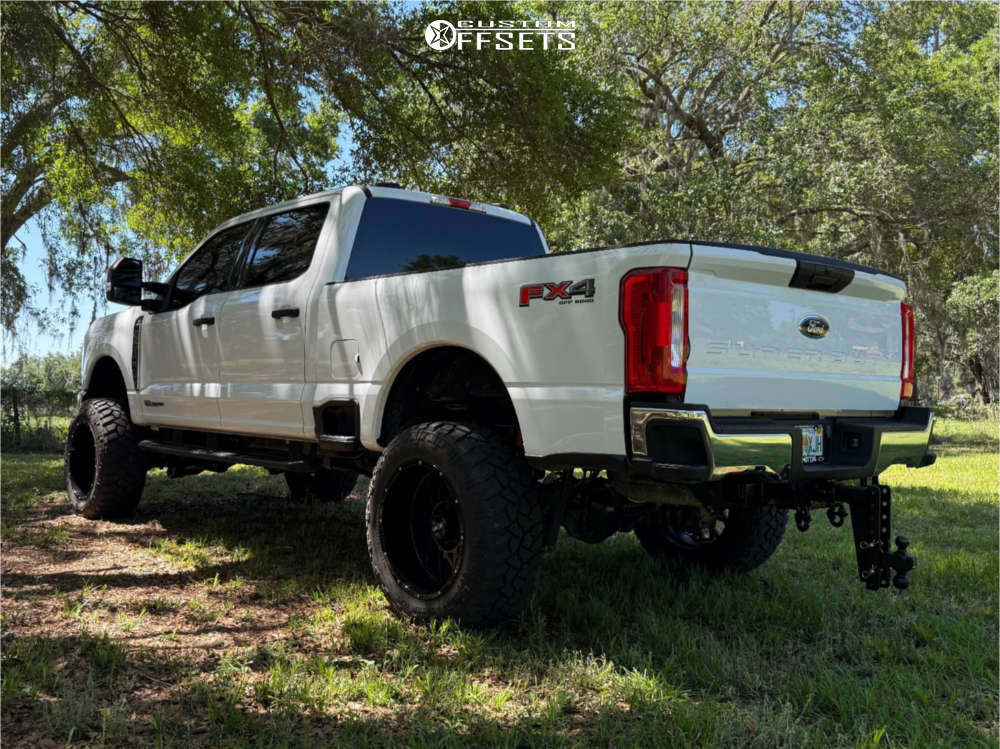 2023 Ford F-250 Super Duty with 22x12 -51 Vision Rocker and 37/13.5R22 ...