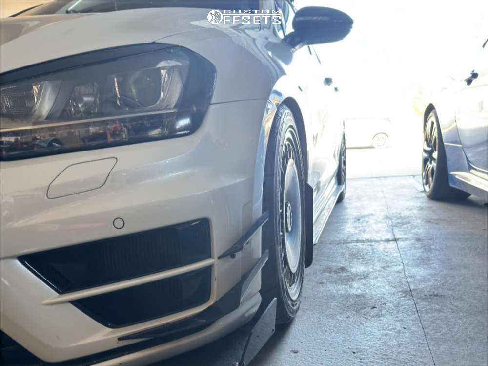 2017 Volkswagen Golf R with 18x8.5 43 Konig Mrk1 and 245/40R18 ...