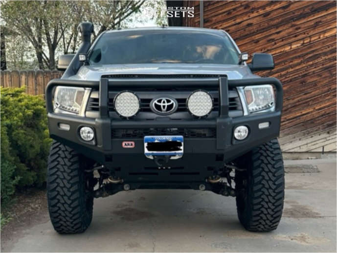 2015 Toyota Tundra with 17x9 -12 Method Mr703 and 40/13.5R17 Toyo Tires ...