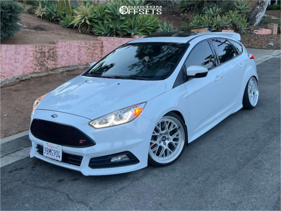 2018 Ford Focus with 18x8.5 35 ESR Cs11 and 215/35R18 Lexani Lxuhp-207 ...