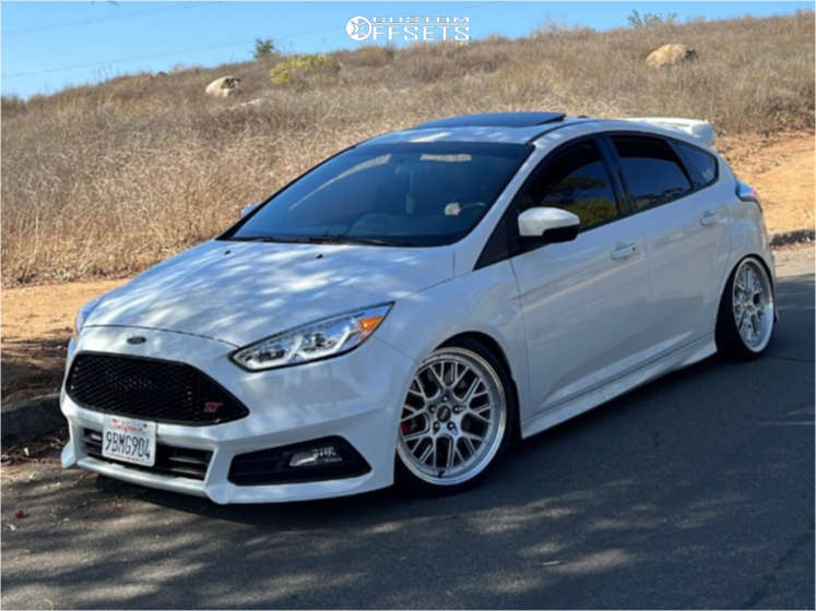 2018 Ford Focus with 18x8.5 35 ESR Cs11 and 215/35R18 Lexani Lxuhp-207 ...
