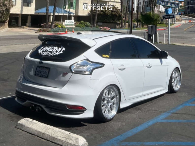 2018 Ford Focus with 18x8.5 35 ESR Cs11 and 215/35R18 Lexani Lxuhp-207 ...