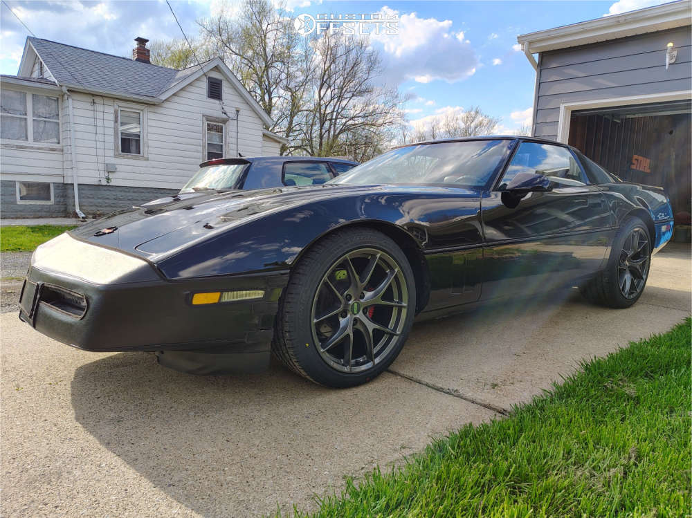 1984 Chevrolet Corvette with 18x9.5 35 ESR Rf2 and 255/40R18 Lexani Lx ...