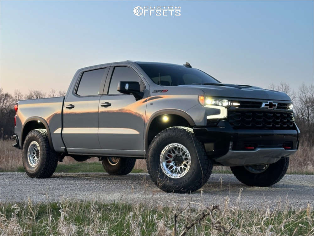 2025 Chevrolet Silverado 1500 with 17x9 1 Lock Offroad Wheels Combat ...