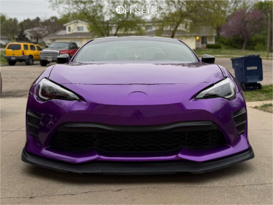 2017 Toyota 86 with 18x8.5 22 Cosmis Racing Mrii and 225/40R18 Arroyo ...